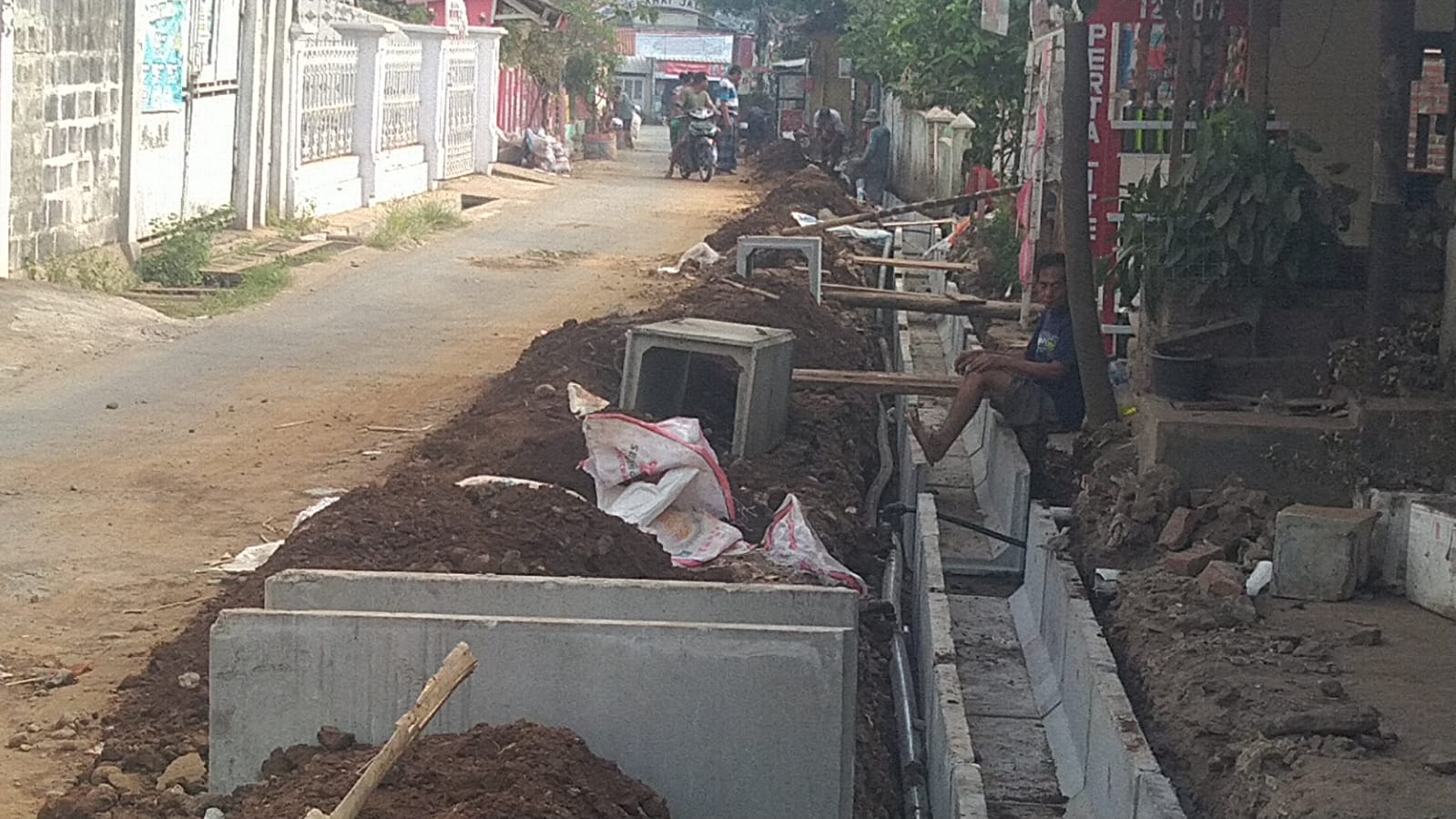 Proyek Siluman Muncul Di Grenjeng Kota Cirebon! - CYBERTNI.ID